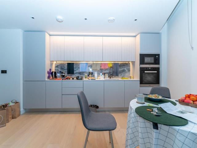 Apartment at Fountain Park Way, Greater London