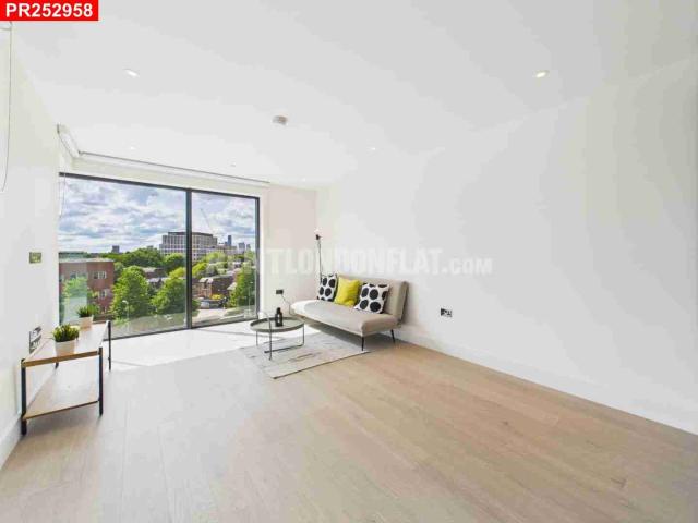 Apartment at Fountain Park Way, Greater London