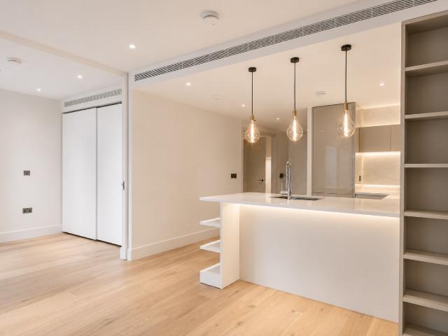 Apartment at Fountain Park Way, Greater London