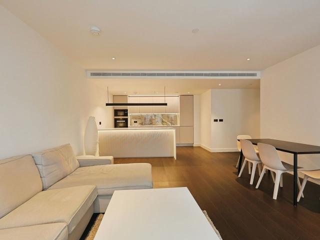 Apartment at Fountain Park Way, Greater London