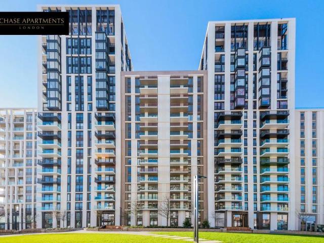 Apartment at Fountain Park Way, Greater London