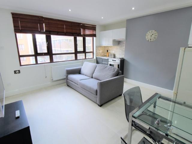 Apartment at Fountain Plaza, Greater London