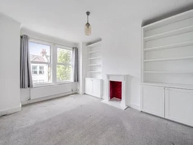 Apartment at Fountain Road, Greater London