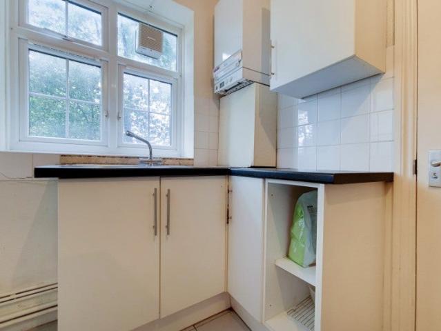 Apartment at Fountain Road, Greater London