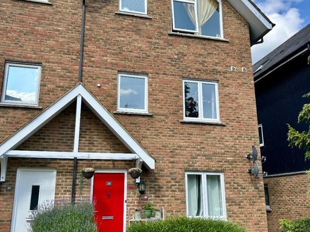 Apartment at Fourdrinier Way, Dacorum