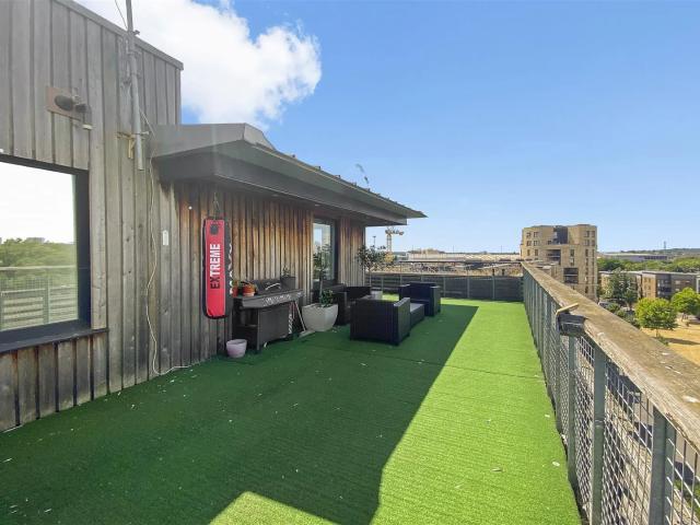 Apartment at Foxholt Gardens, Greater London