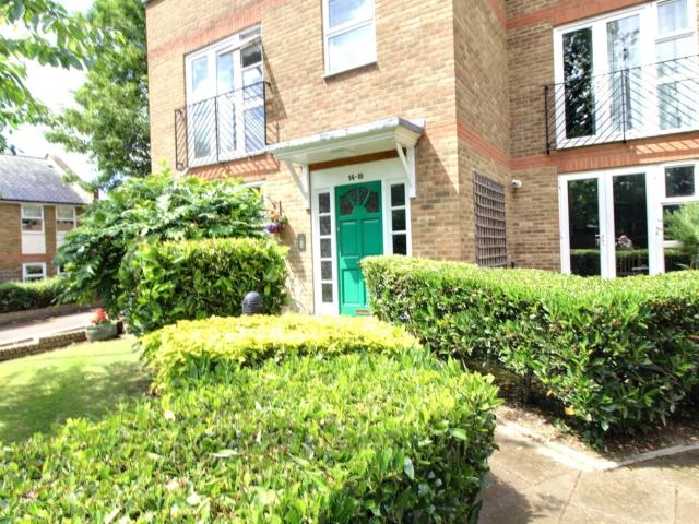 Apartment at Foxwood Green Close, Greater London