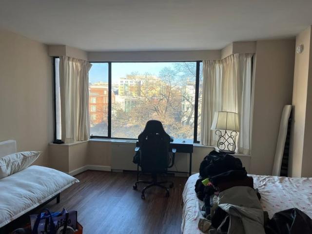 Apartment at Foggy Bottom 1roomate