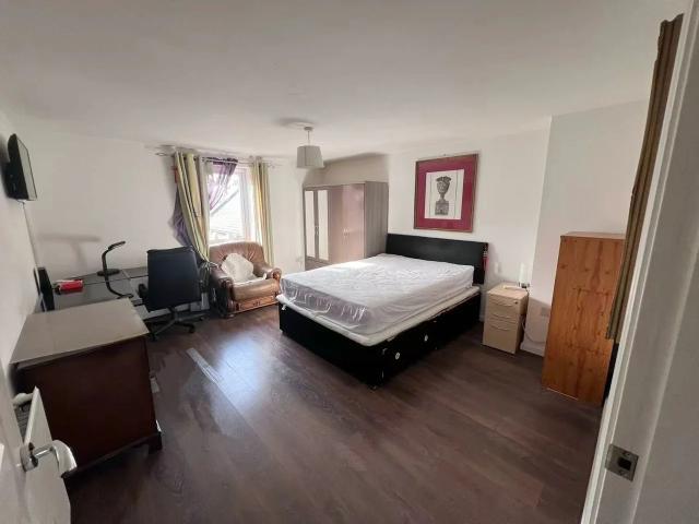 Apartment at Foleshill Road, Coventry