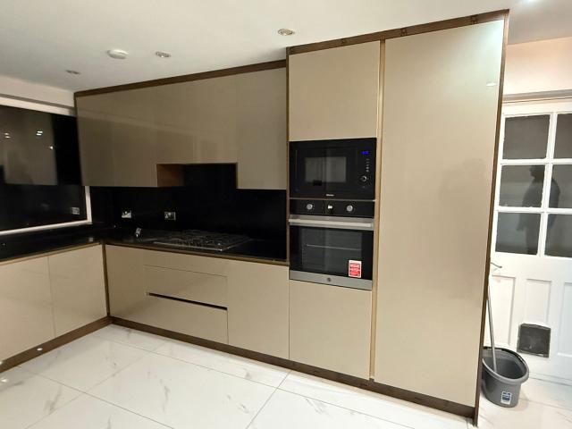 Apartment at Fontayne Avenue, Epping Forest