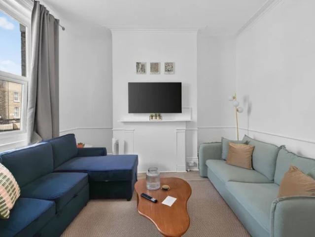 Apartment at Fonthill Road, Greater London