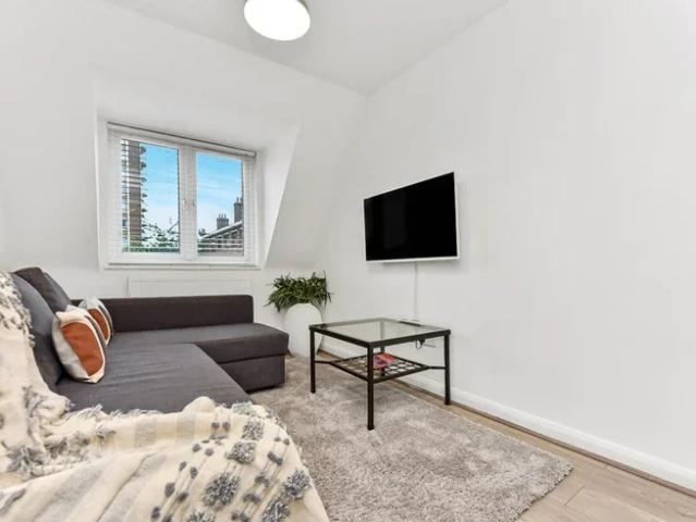 Apartment at Fonthill Road, Greater London