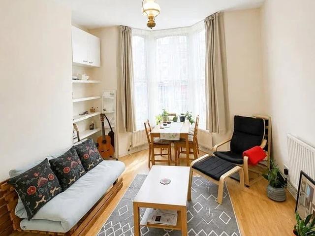 Apartment at Fonthill Road, Greater London