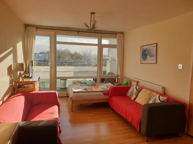Apartment at Fontley Way, Greater London