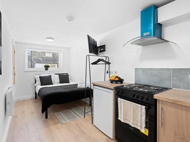 Room at Foot path 660, Greater London