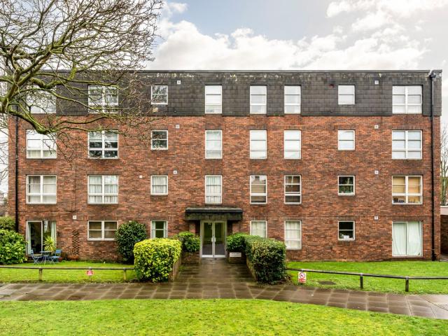 Apartment at Marlowe Gardens, Greater London