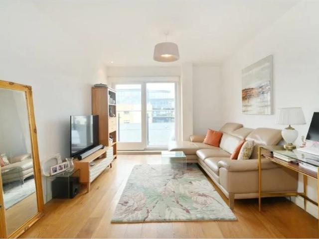 Apartment at Westferry Road, Greater London