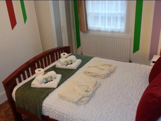 Room at Ford Square, Greater London