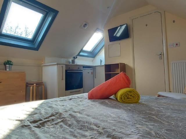 Apartment at Fordwych Road, Greater London