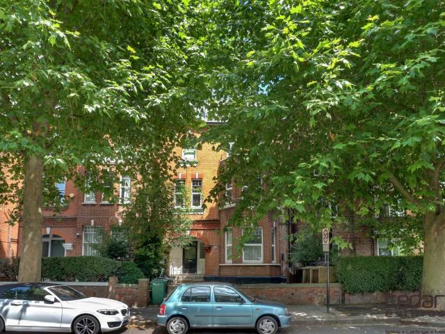 Apartment at Fordwych Road, Greater London