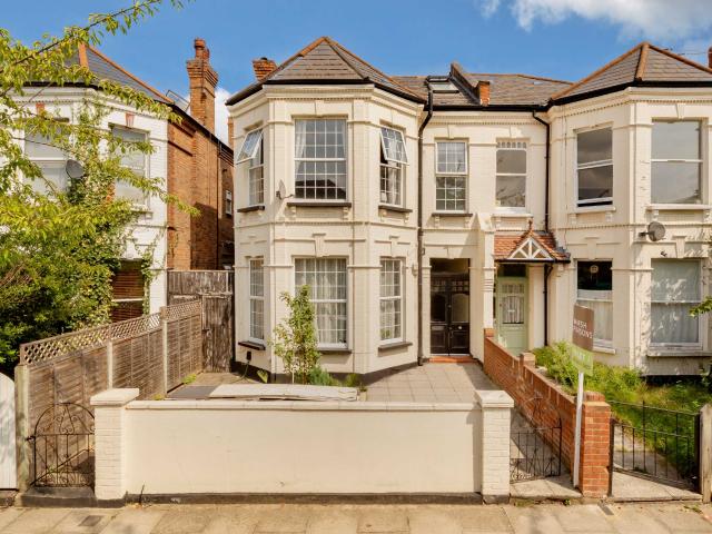 Apartment at Fordwych Road, Greater London