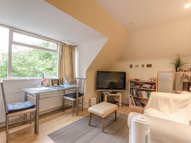 Apartment at Fordwych Road, Greater London