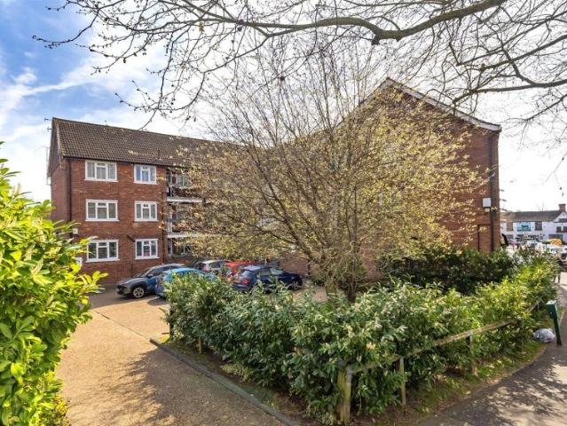 Apartment at Forest Drive, Epping Forest