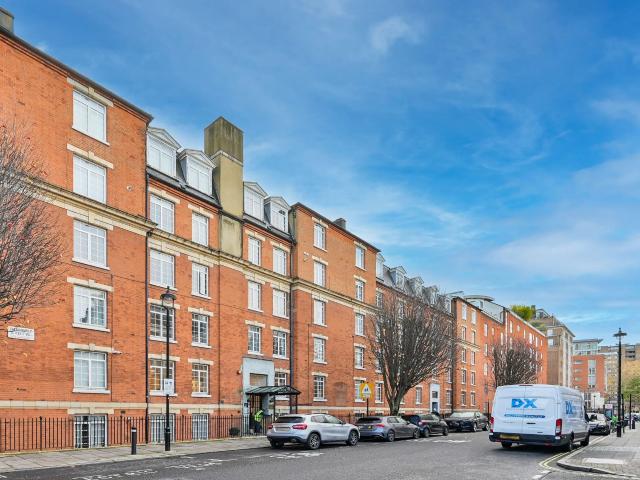 Apartment at Forset Street, City of Westminster