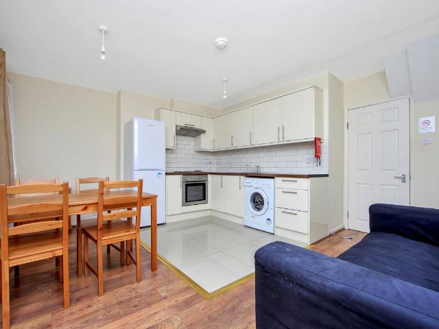 Apartment at Forsyth Gardens, Greater London