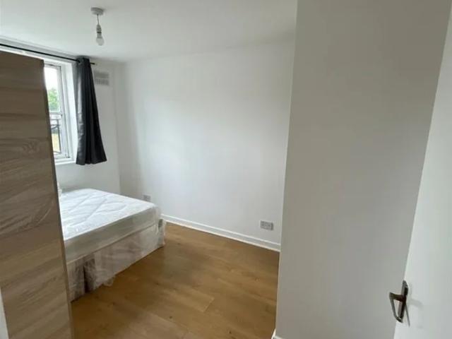 Apartment at Forsythia Close, Greater London