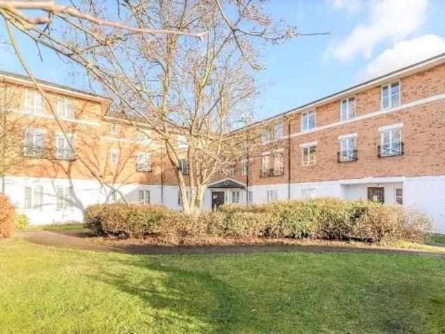 Apartment at Forsythia Close, Greater London