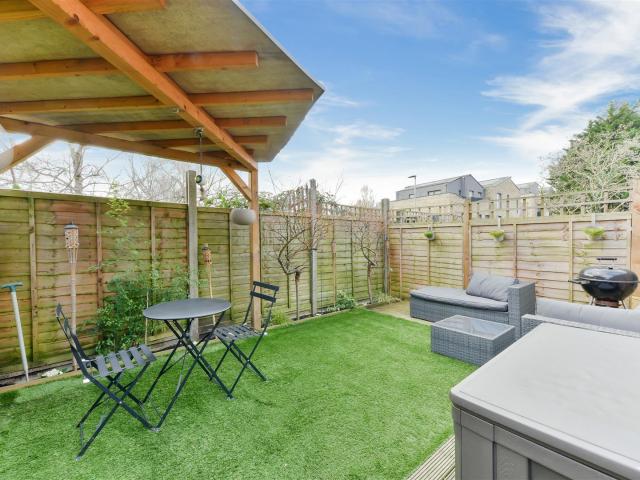 Apartment at Fortescue Road, Greater London