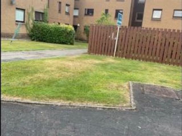 Apartment at Fortingall Place, Glasgow