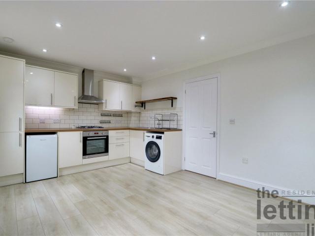 Apartment at Forty Hill, Greater London