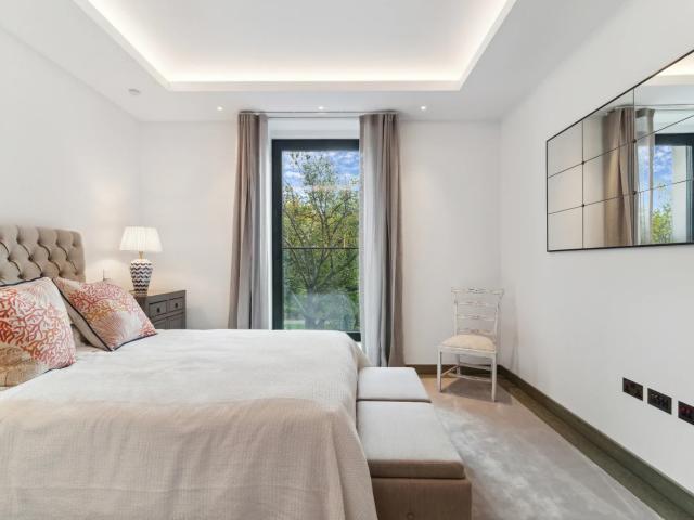 Apartment at Fosbury Mews, City of Westminster