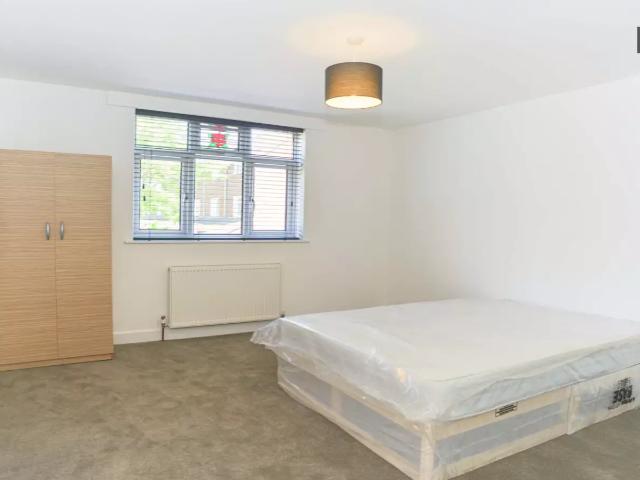 Apartment at Fawcett Close, Greater London
