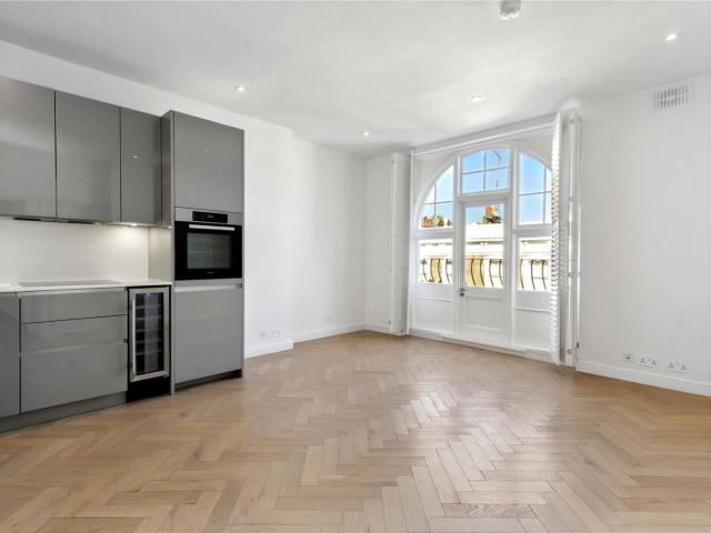 Apartment at Fawcett Street, Greater London