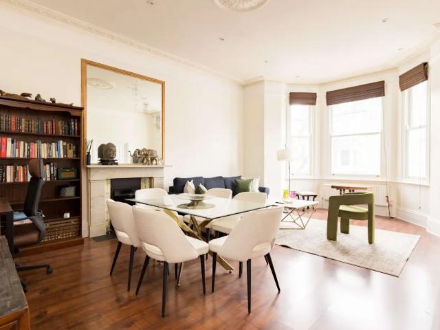 Apartment at Fawcett Street, Greater London