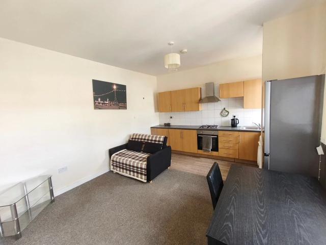 Apartment at Fairmile Avenue, Greater London