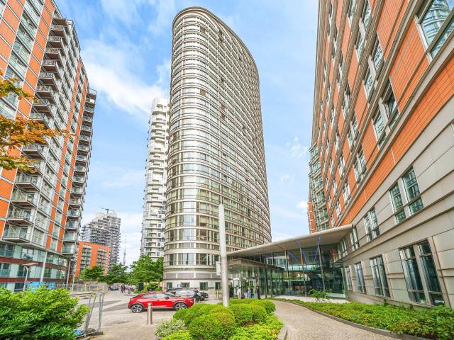 Apartment at Fairmont Avenue, Greater London