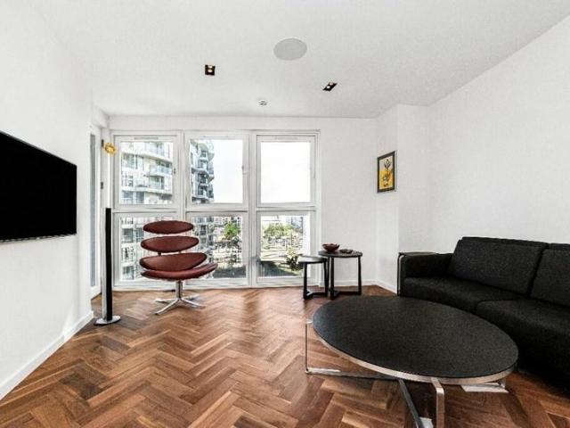 Apartment at Fairmont Avenue, Greater London