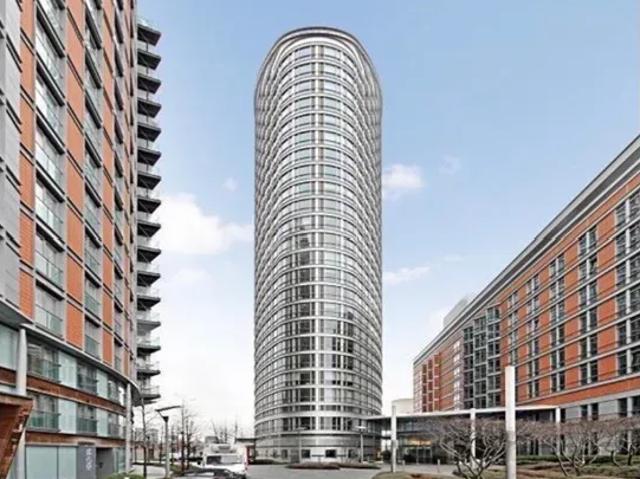 Apartment at Fairmont Avenue, Greater London