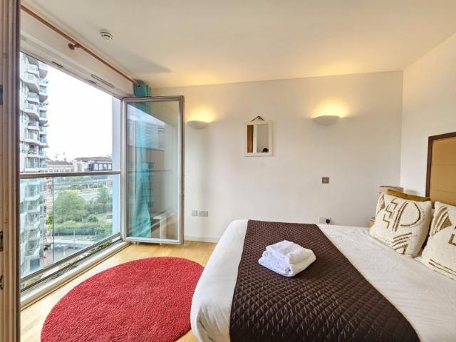 Apartment at Fairmont Avenue, Greater London