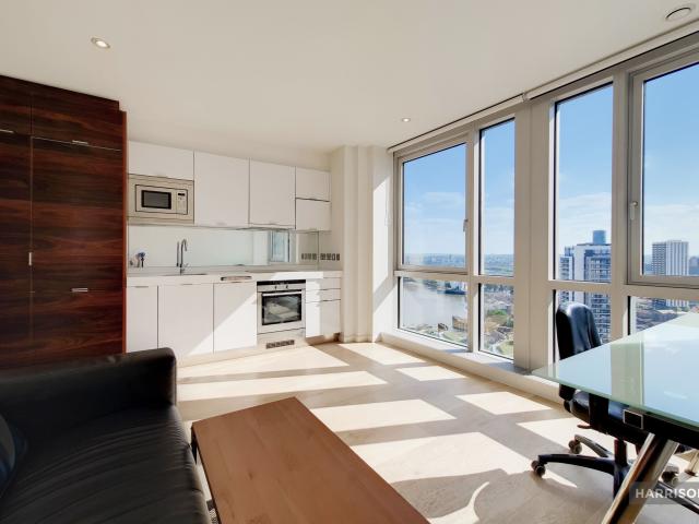 Apartment at Fairmont Avenue, Greater London