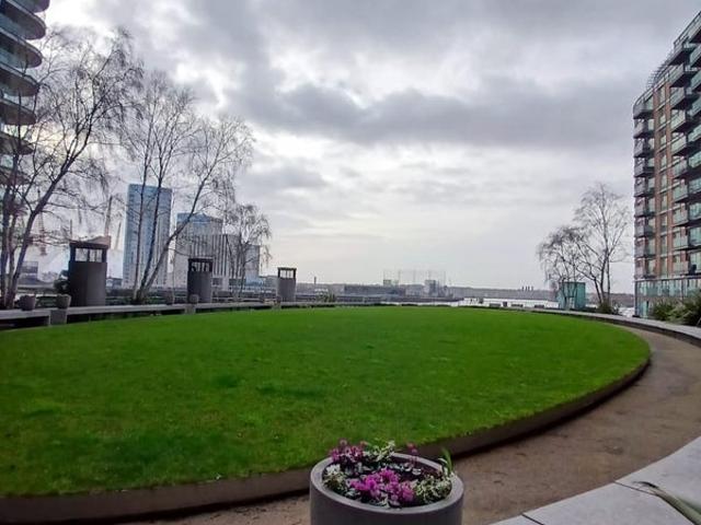 Apartment at Fairmont Avenue, Greater London