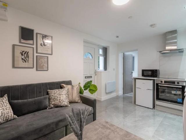 Apartment at Fairoak Road, Cardiff