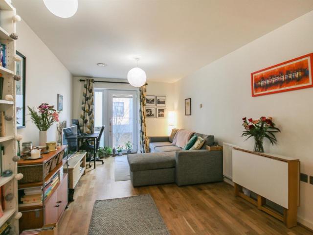 Apartment at Fairbridge Road, Greater London