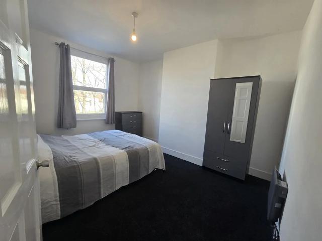 Apartment at Fairfax Drive, Southend on Sea