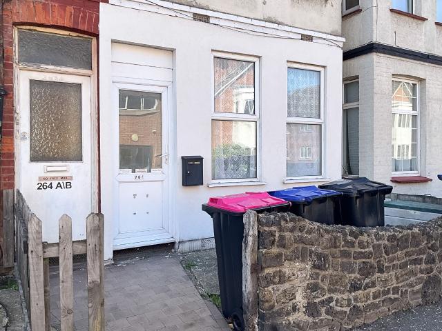 Apartment at Fairfax Drive, Southend on Sea
