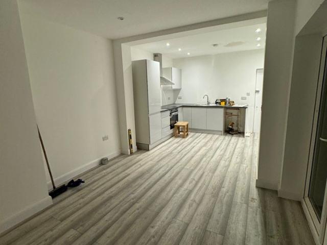 Apartment at Fairfax Drive, Southend on Sea